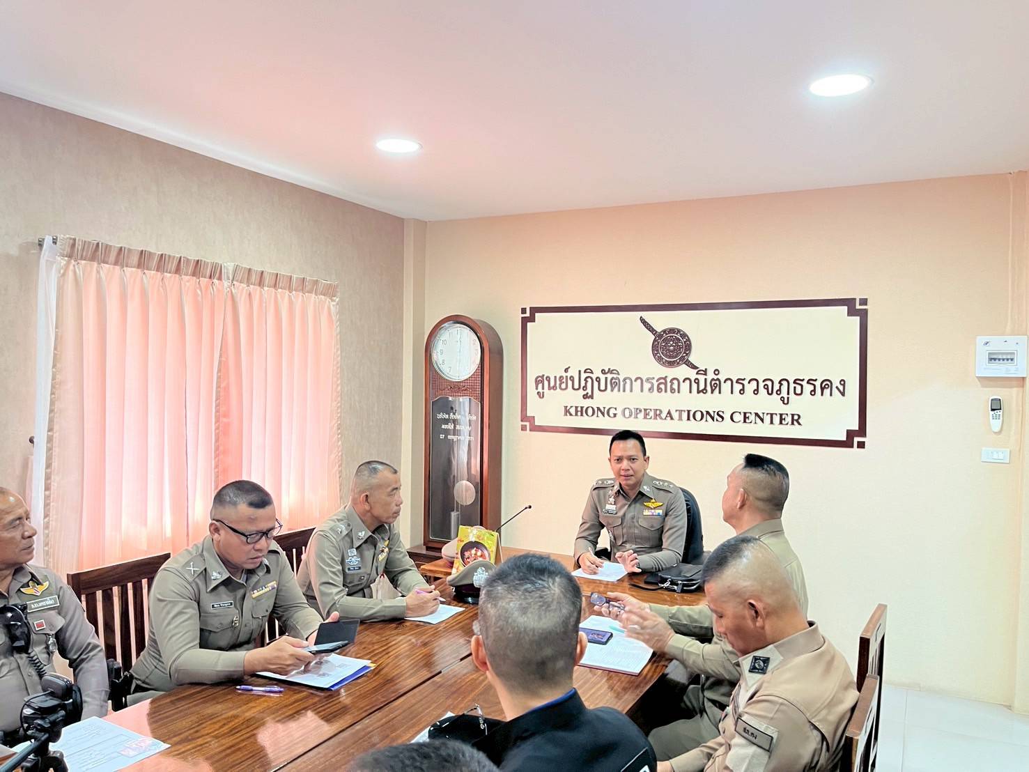 ประชุมกำชับหัวหน้างานและเจ้าหน้าที่เกี่ยวกับการประเมิน ITA 2568 | สถานีตำรวจภูธรคง